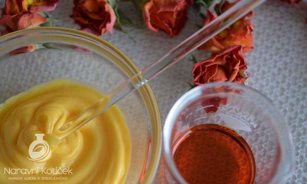 Obnovitvena krema za roke: nega rok v hladnih mesecih | Naravni kotiček